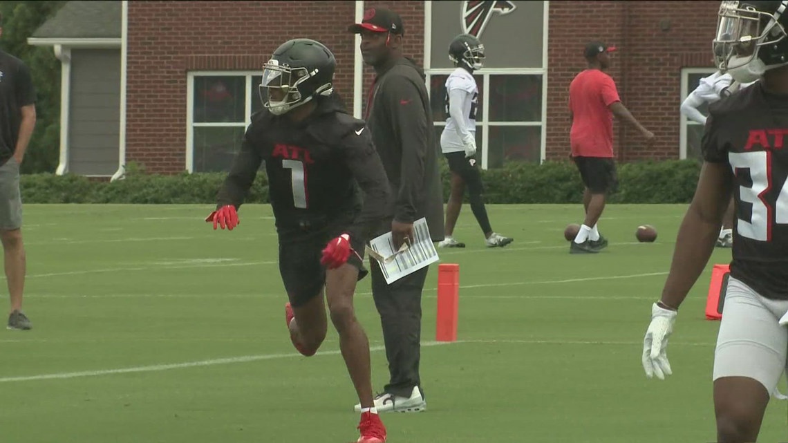 Veteran Wide Receiver Darnell Mooney signs with Atlanta Falcons this ...