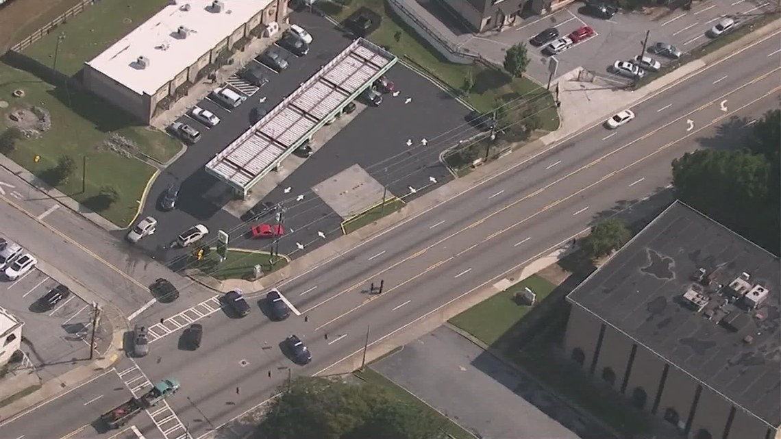 Major road closed in southwest Atlanta for shooting investigation ...