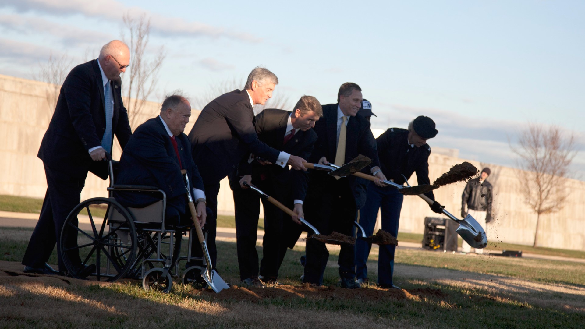Max Cleland, former senator, dies at 79 | 11alive.com