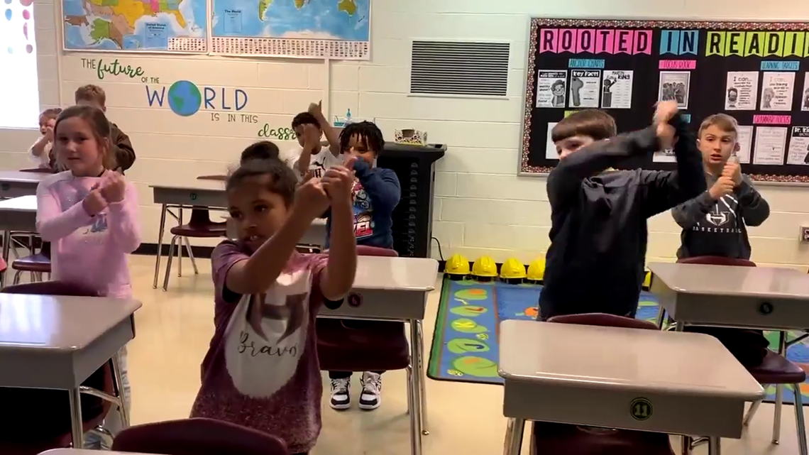 2nd grade class learns sign language Pledge of Allegiance | 11alive.com