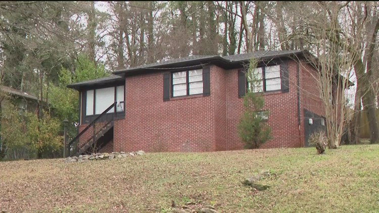 16 year old shot in Atlanta Collier Heights neighborhood | 11alive.com
