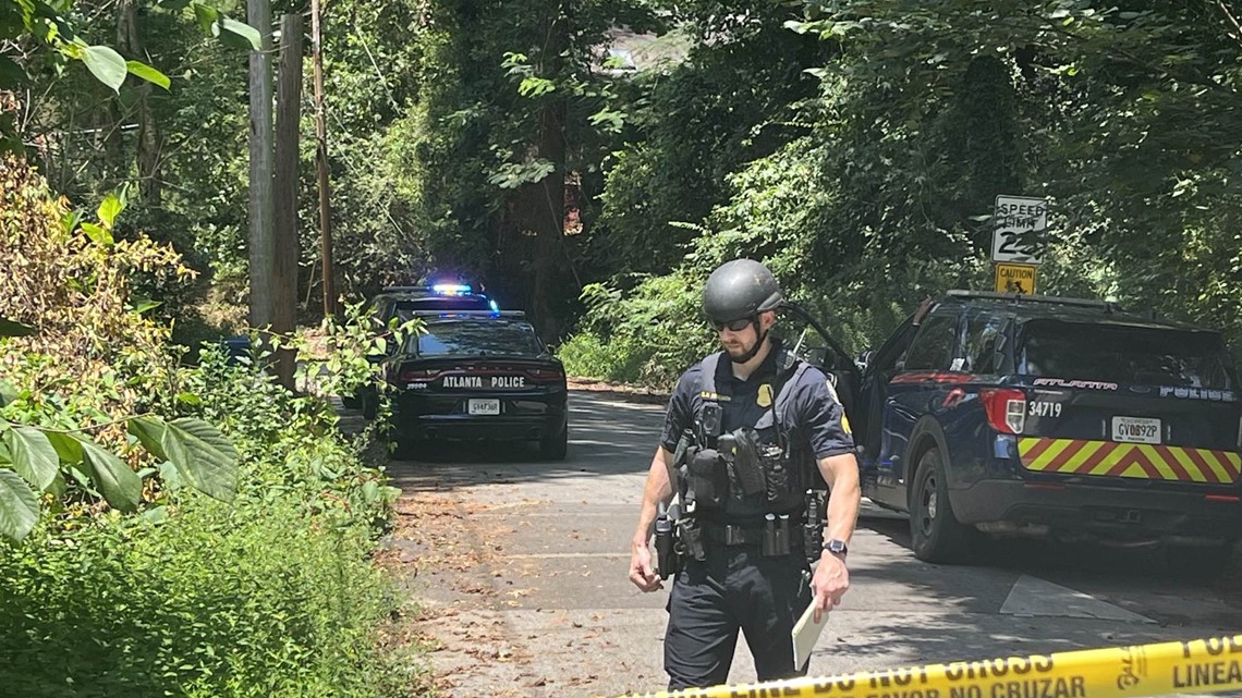 SWAT standoff ends, suspect arrested at southwest Atlanta home ...