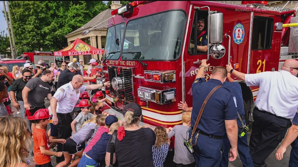 Roswell officially welcomes 21 new full-time firefighters | 11alive.com