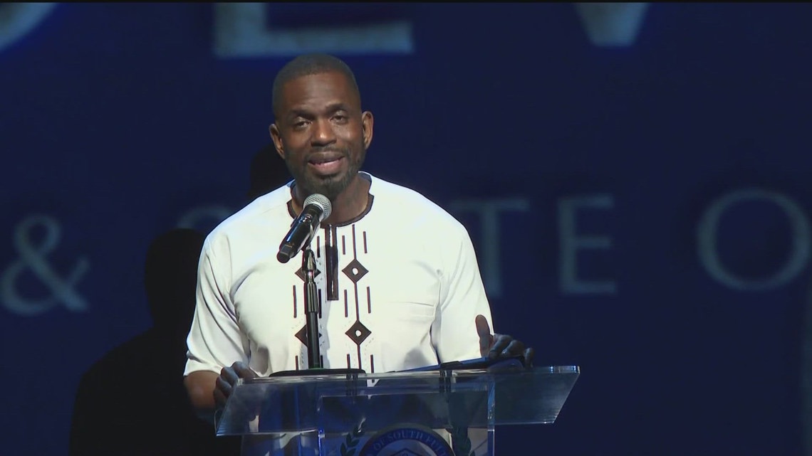 South Fulton mayor says he will run for reelection, despite saying he ...