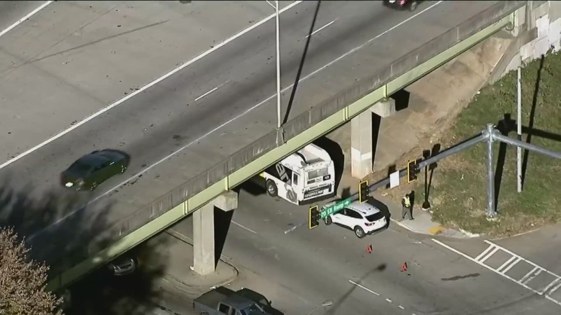 Car turns in front of MARTA bus causing crash near I-20 ramp in Atlanta ...