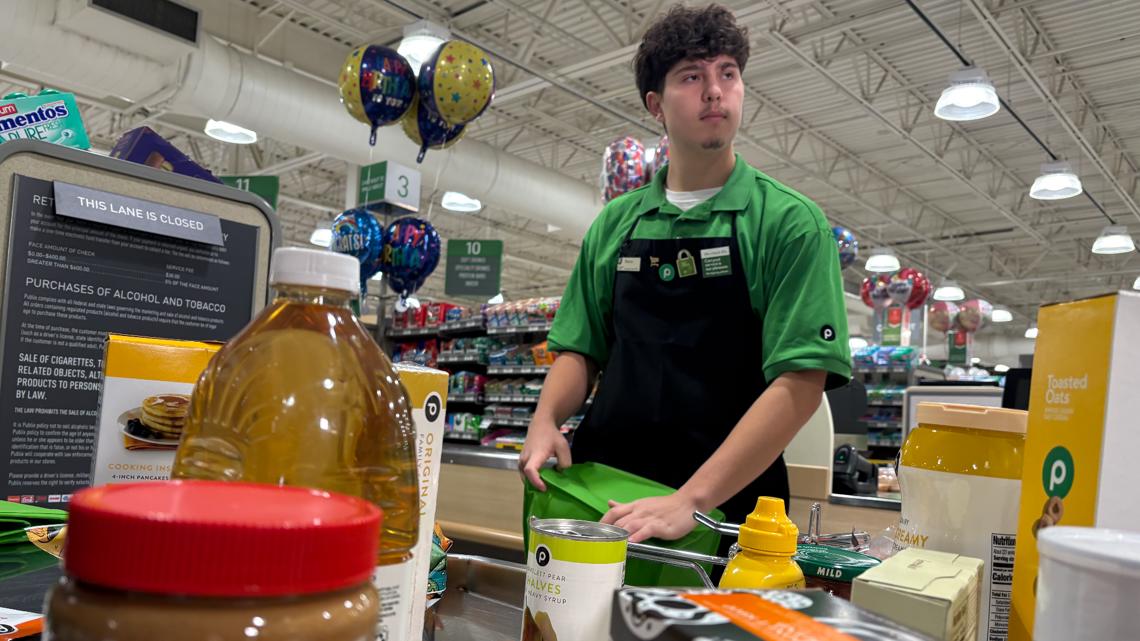 Metro Atlanta Publix employee wins national grocery bagging ...