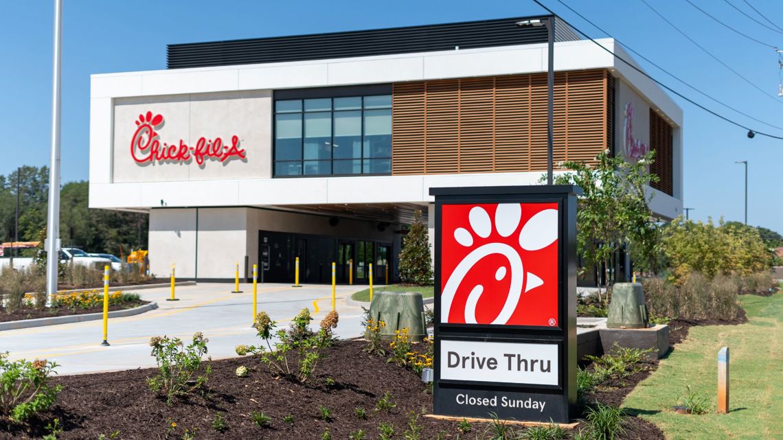 New Chick-fil-A elevated drive thru opens Jodeco Rd Henry County | 11alive.com