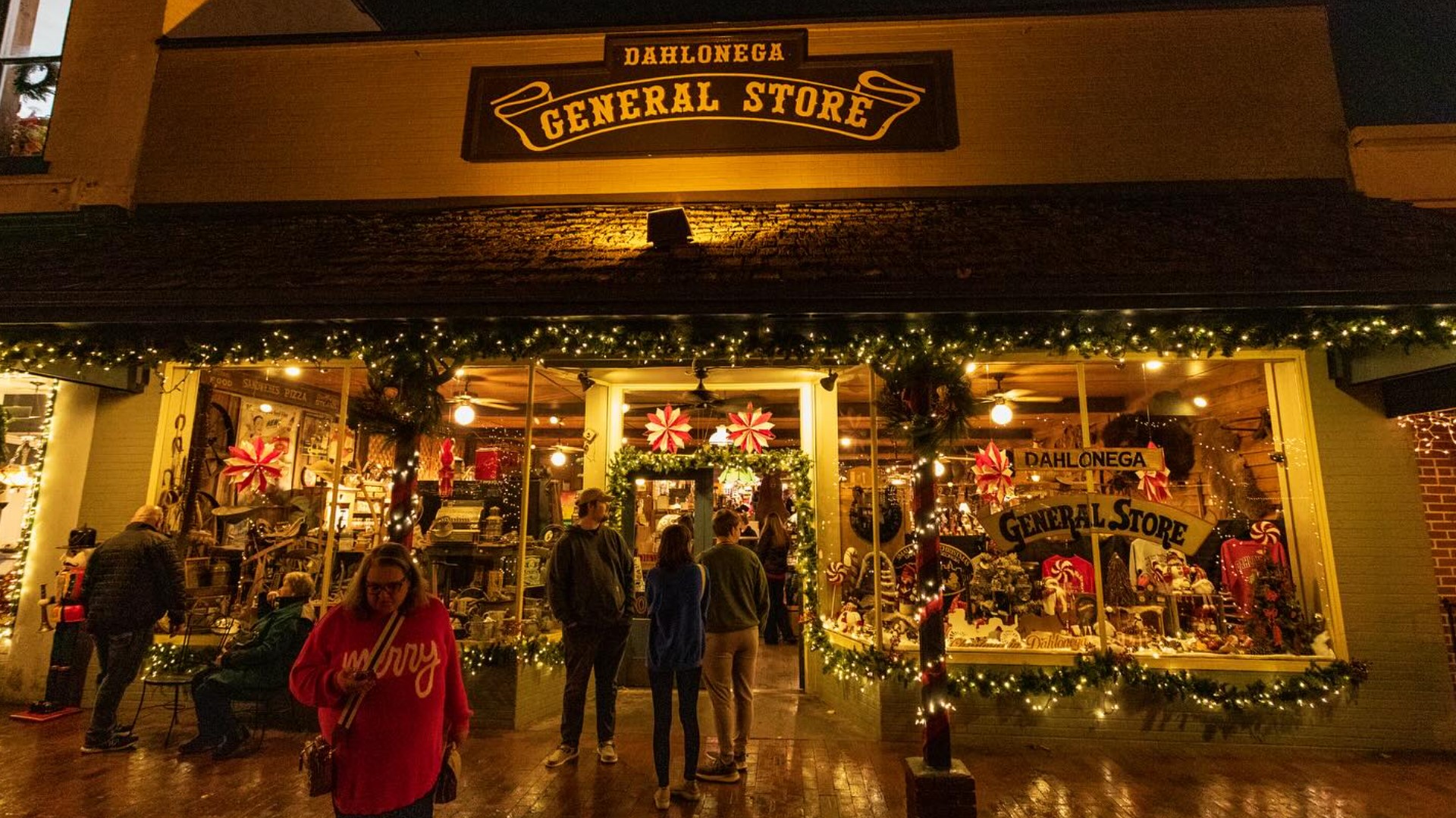 Best small town Christmas rankings | Dahlonega | 11alive.com