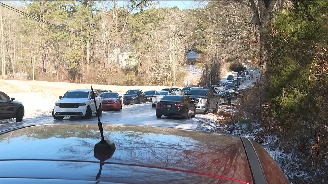Atlanta snow and ice aftermath: Drivers stranded on Mink Livsey Road ...