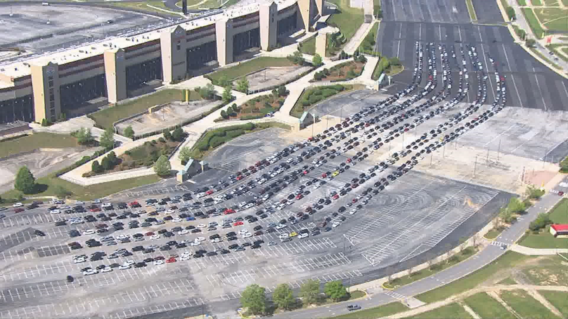 Atlanta Motor Speedway food bank draws hundreds | 11alive.com