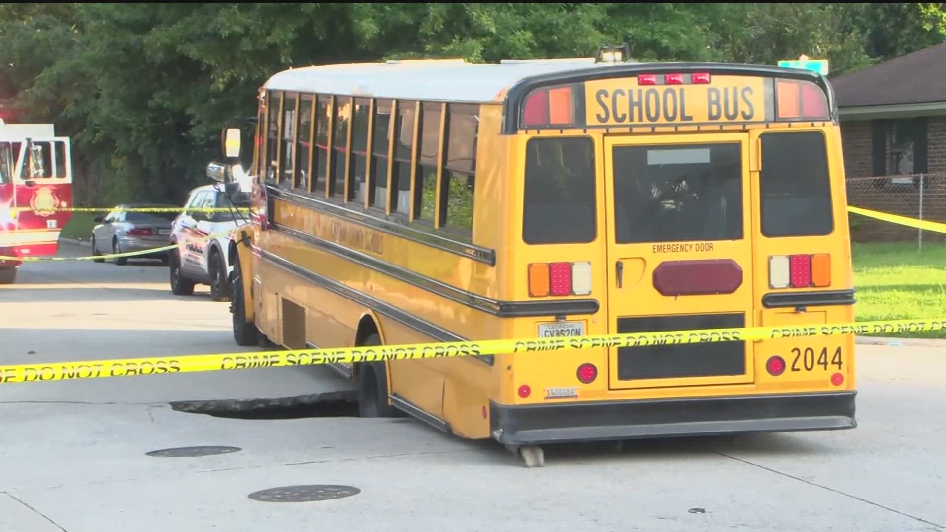 School bus lifted out of sinkhole in Savannah | 11alive.com