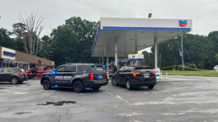 Dekalb County Police looking for suspect who shot man swinging machete ...