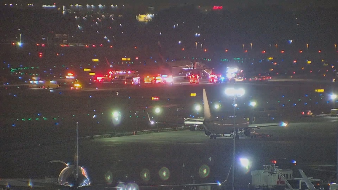 Plane's tires blow out on landing at Hartsfield-Jackson | 11alive.com
