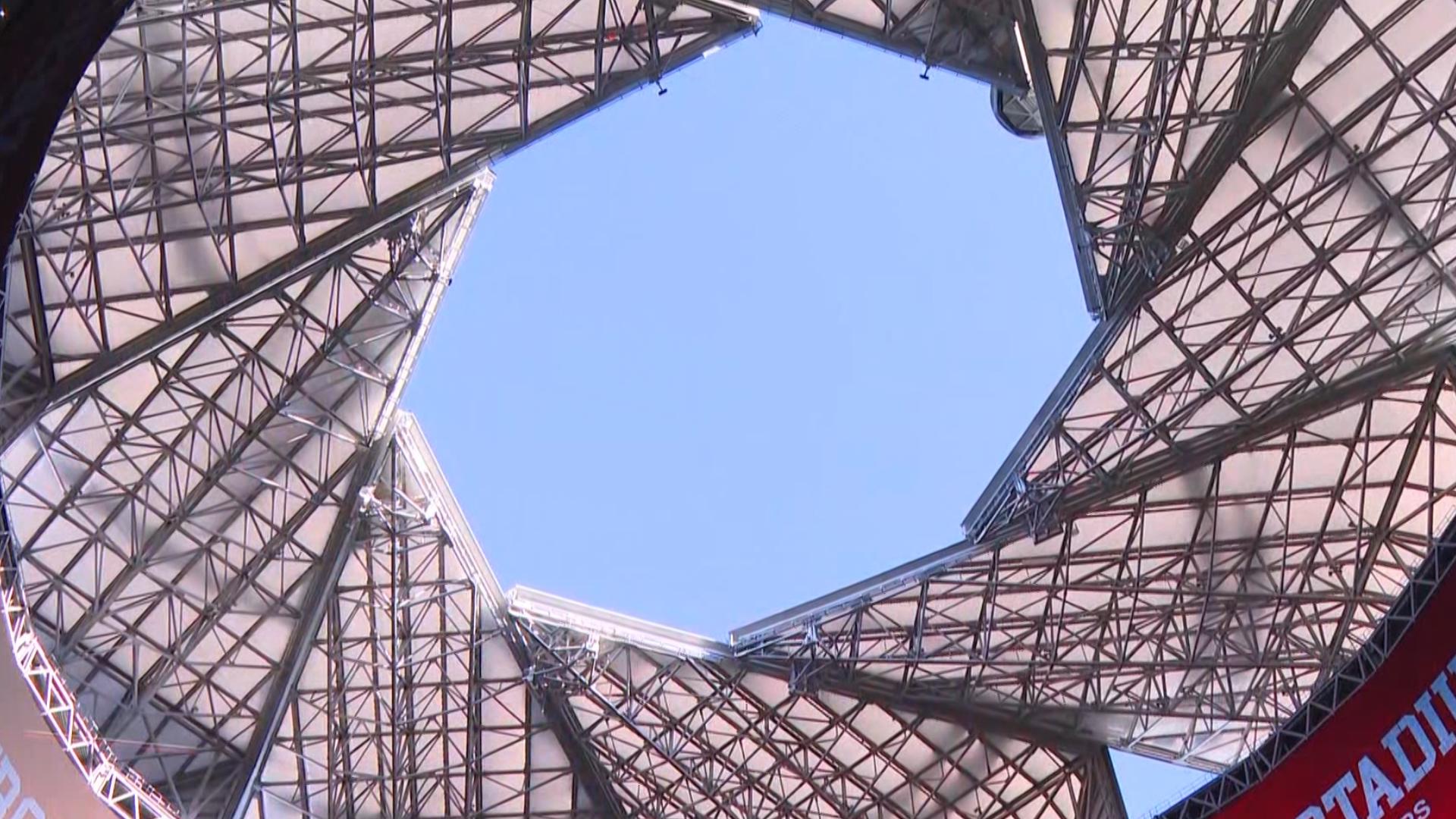 Mercedes-Benz Stadium roof opening in Atlanta | 11alive.com