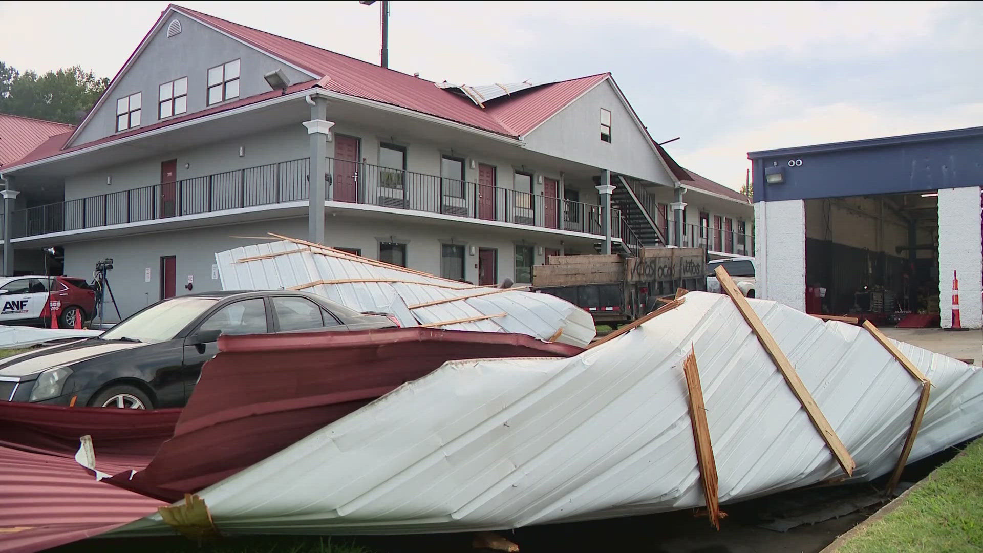 Strong storms cause damage across metro Atlanta | 11alive.com