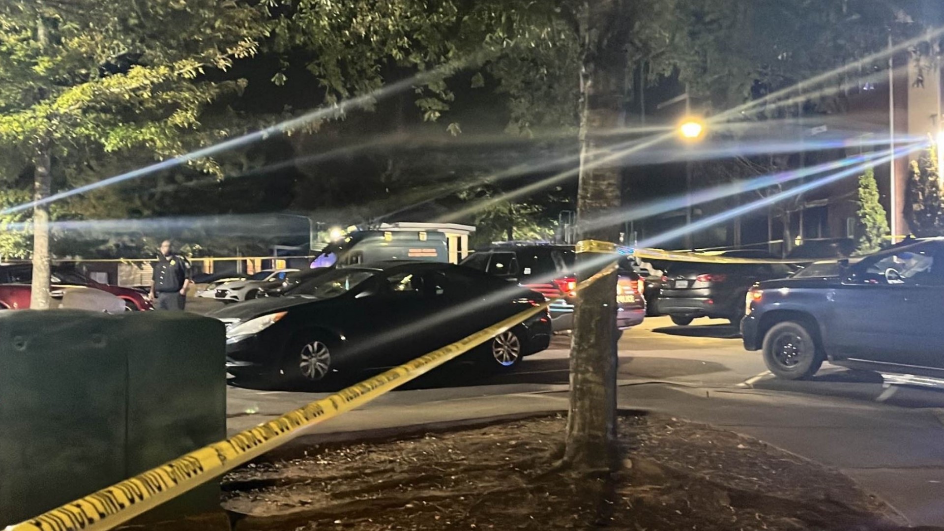 Man killed in shooting at southwest Atlanta apartments | 11alive.com