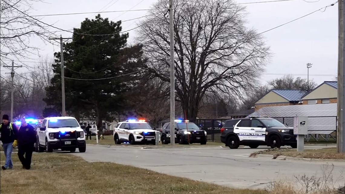 Police cars at Perry High in Iowa after reported shooting | Raw video ...