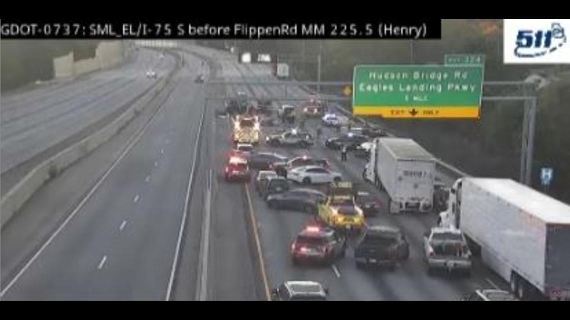 Atlanta traffic | Crash closes lanes of I75 Henry County | 11alive.com