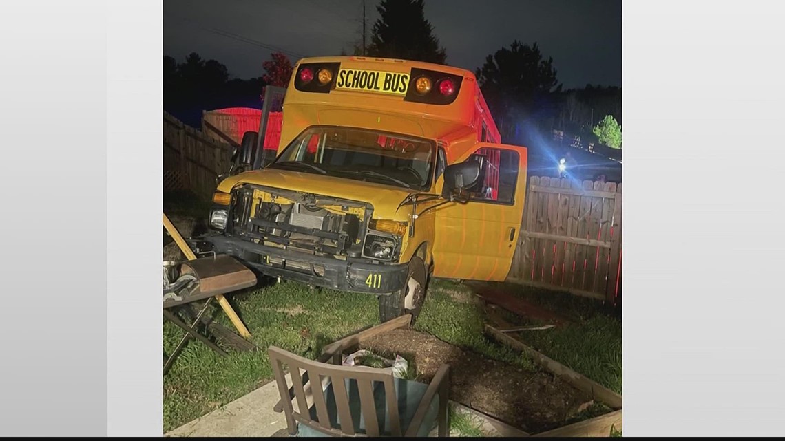 Georgia couple now has thousands in repair bills, after bus crash ...