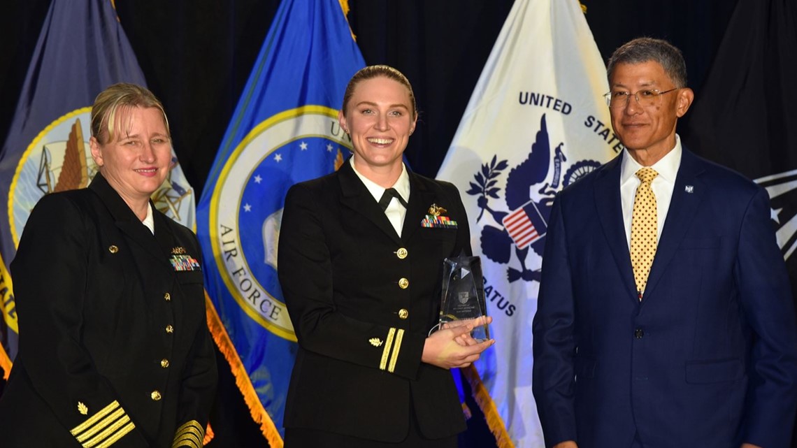 Lt. Rachel Robeck of Atlanta named Hero of Military Medicine | 11alive.com