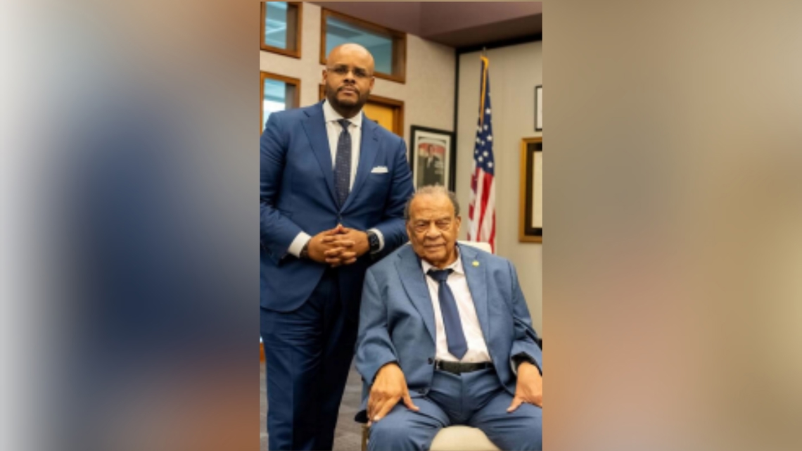 Andrew Young Backs Wayne Martin for Atlanta City Council | 11alive.com