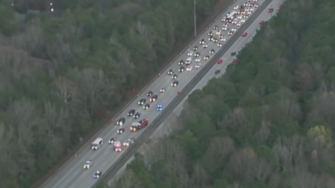 GA 400 traffic southbound early Tuesday Nov 28 wreck | 11alive.com