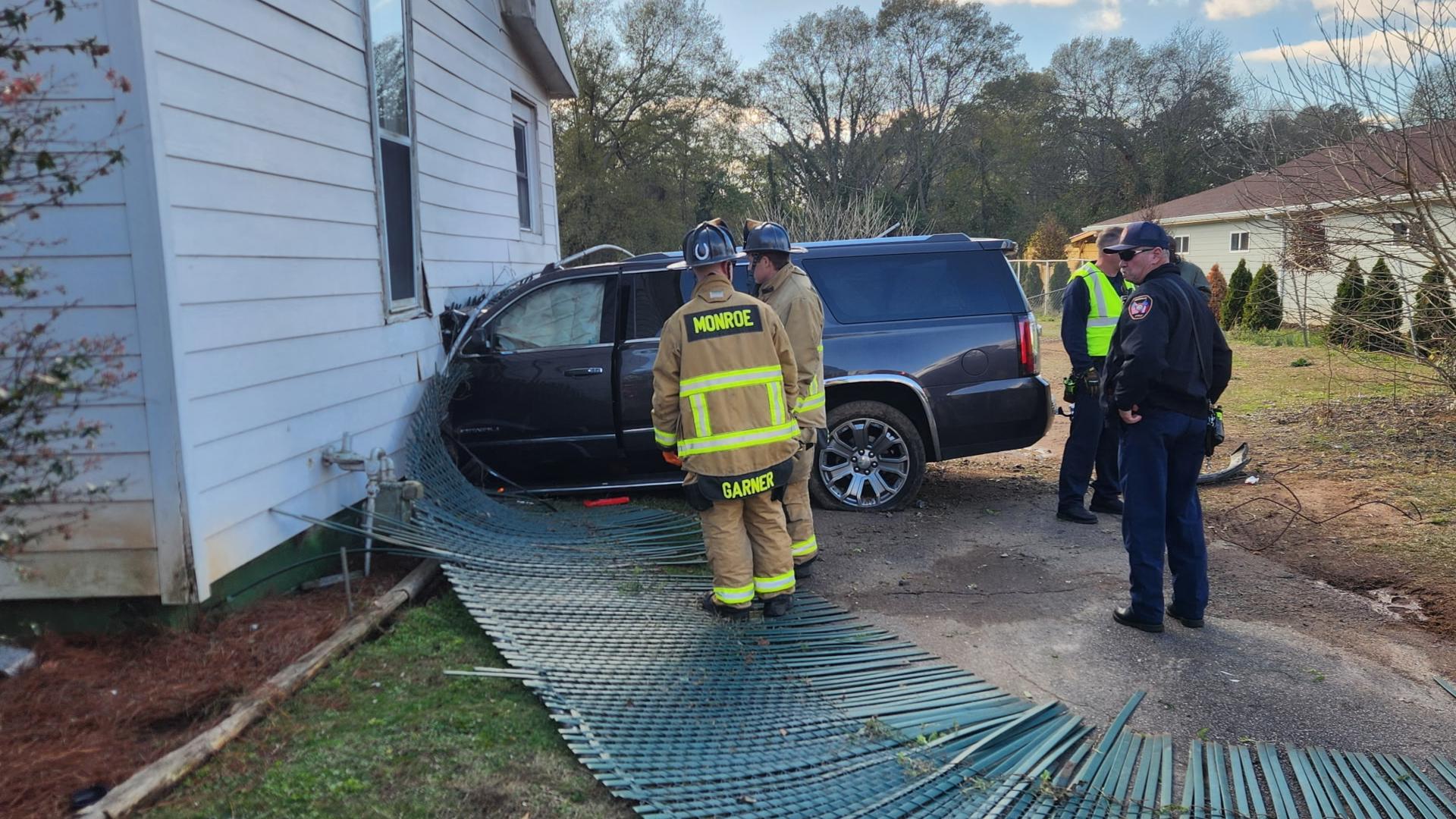 Car slams into Walton County house, forcing family without a home for ...