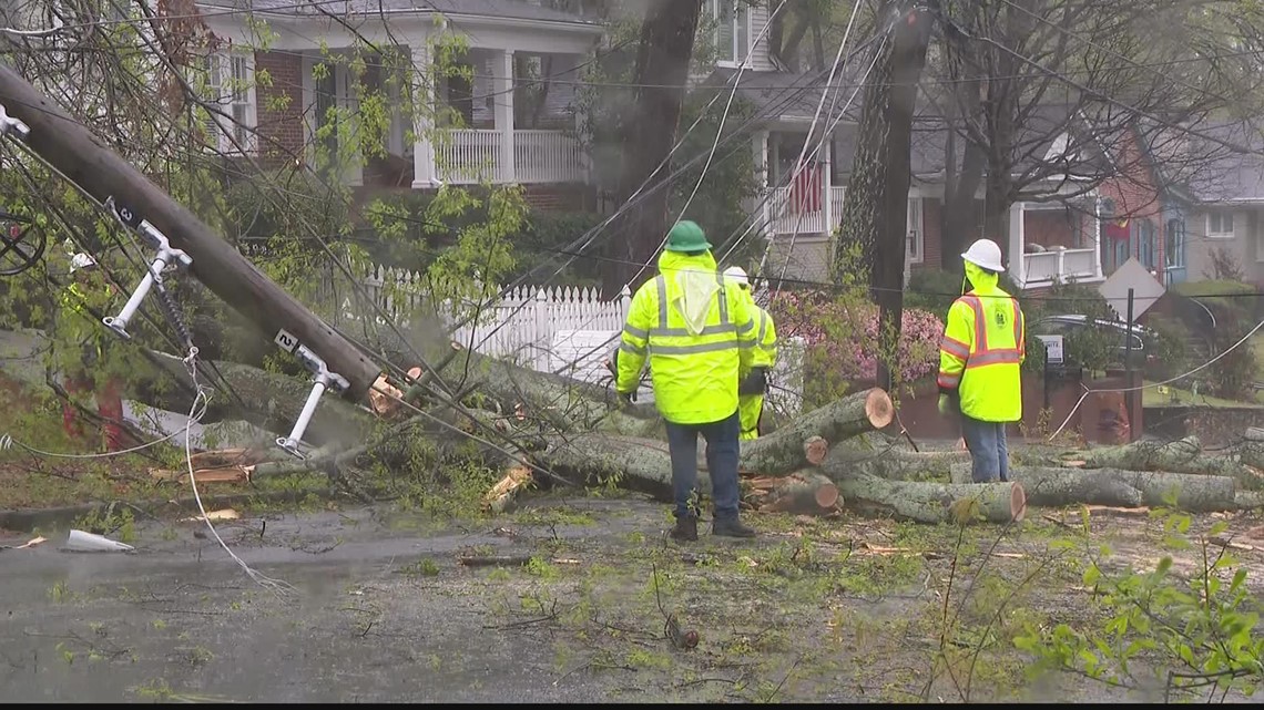 Potential lightning strike leaves metro Atlanta community in the dark ...