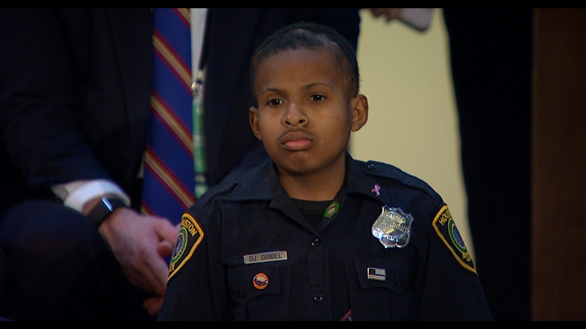 13-year-old cancer warrior named honorary secret service agent ...