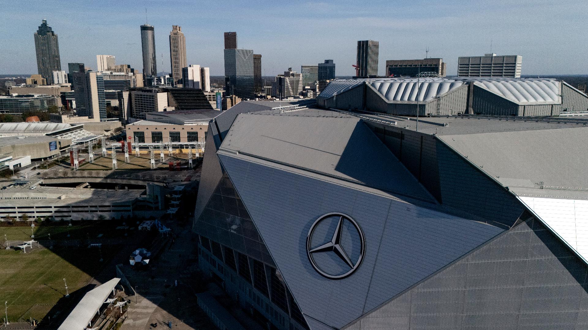 Report: FIFA to allow Mercedes-Benz Stadium to keep roof logo during ...
