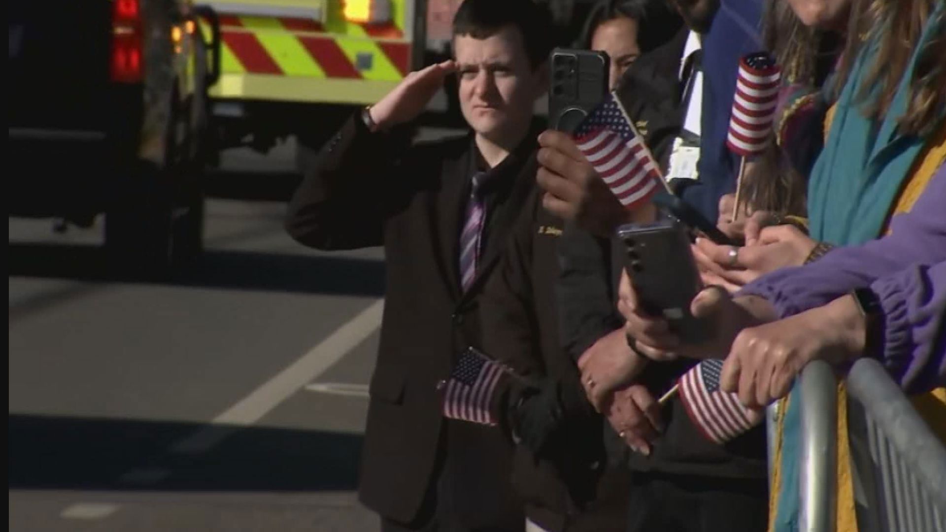 WATCH: Young boy salutes Jimmy Carter motorcade as it moves through ...