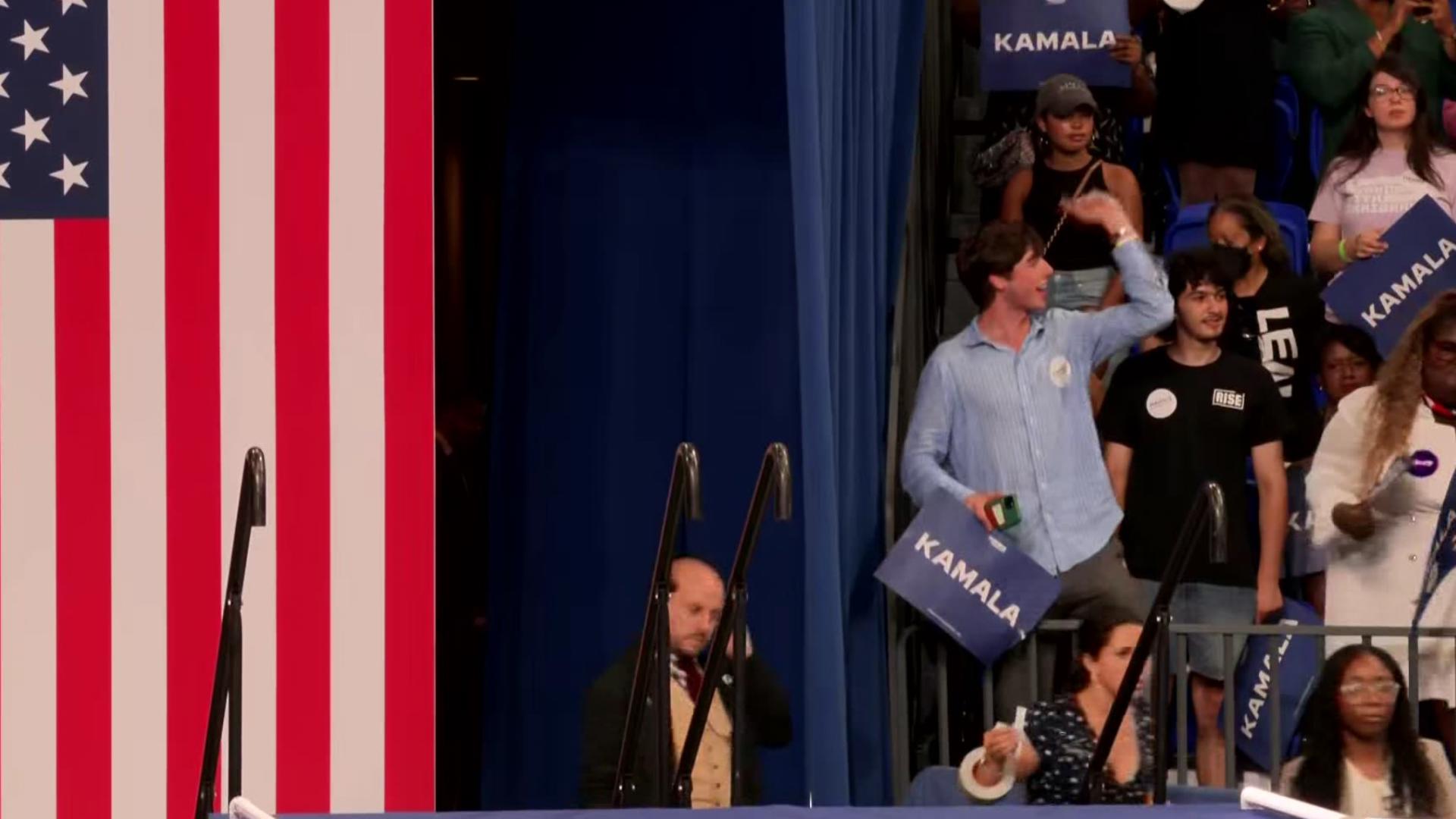 Man sings along to 'Not Like Us' at Kamala Harris' rally | 11alive.com