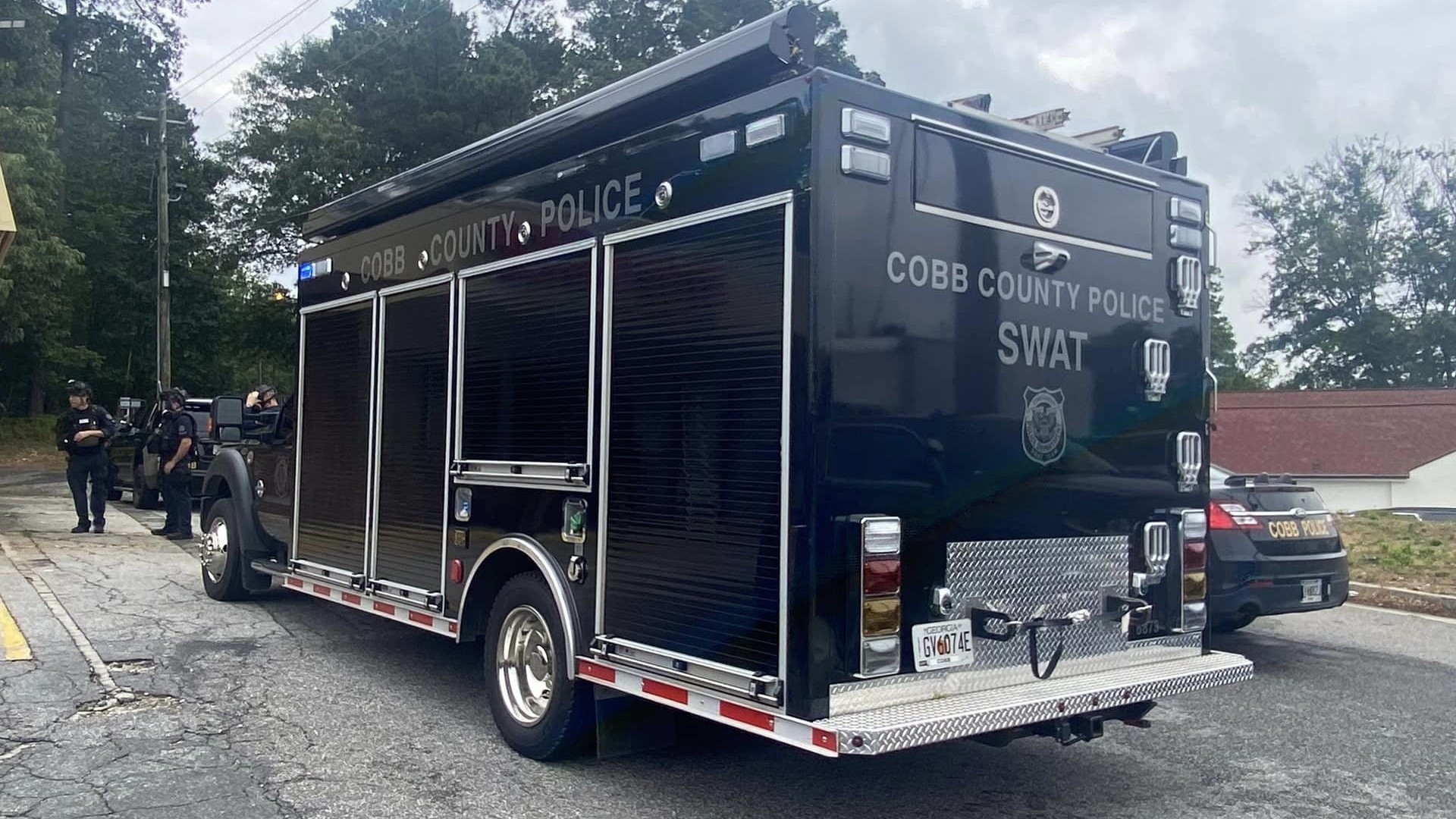 Cobb County crime police respond to Windy Hill Road business | 11alive.com