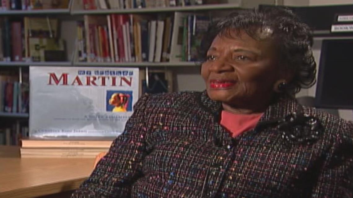 Dr. Christine King Farris reads 'My Brother Martin' to children ...