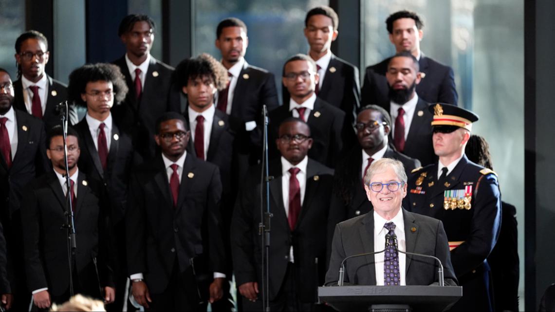 Jimmy Carter's son, Chip Carter, recalls childhood memories at service ...