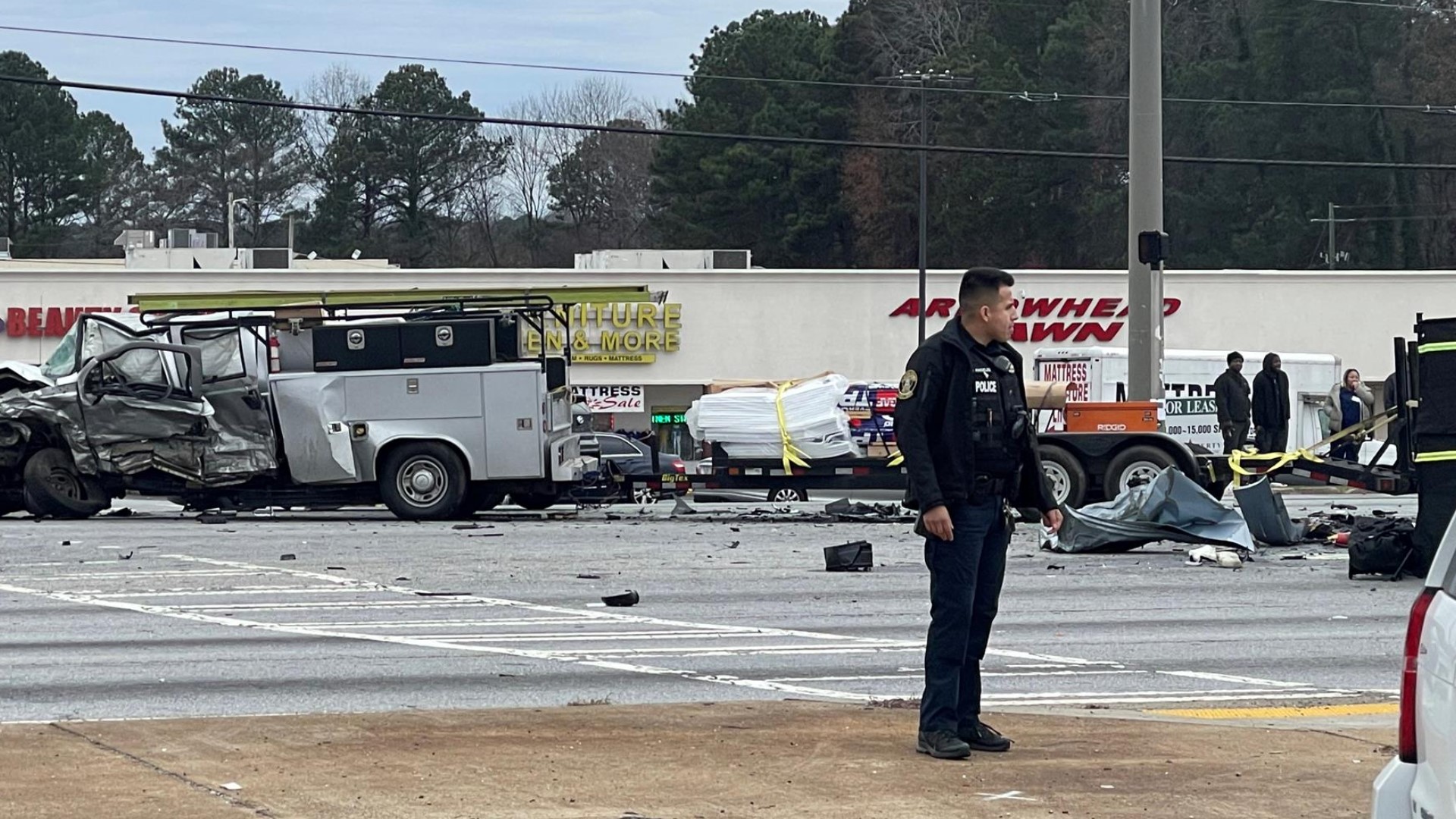 Deadly fiery crash, 1 dead, 10 inured in Clayton Co | 11alive.com