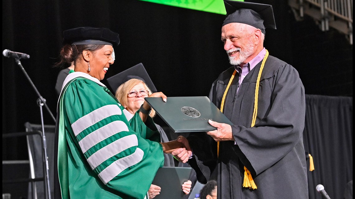 72-year-old Lawrenceville man graduates college | 11alive.com