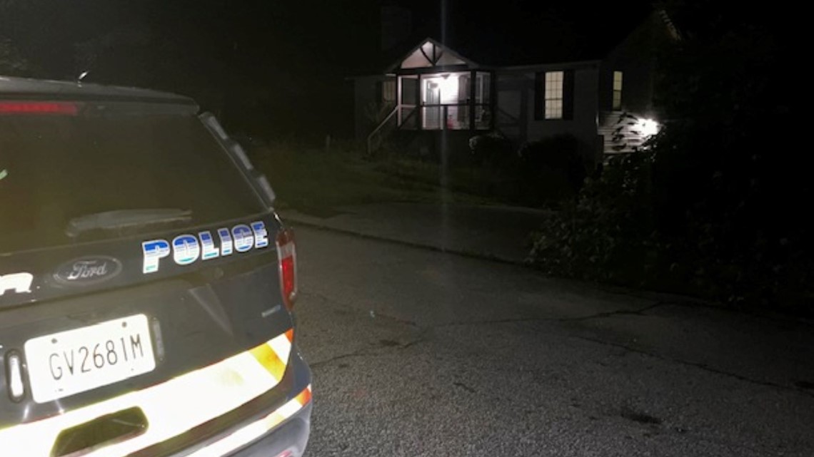 Shooting on Dale Lane near Campbellton Road in Atlanta | 11alive.com