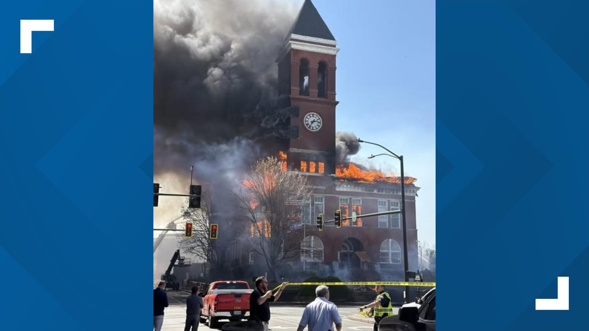 Major fire engulfs historic Floyd County Courthouse in Rome | 11alive.com