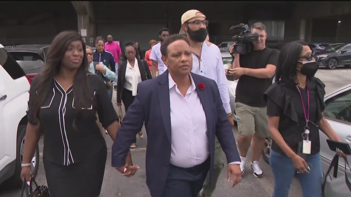 Government moves to drop some charges against ex-Atlanta official ...