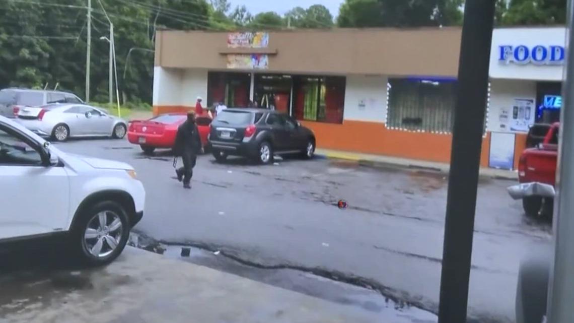 Dekalb County Police looking for suspect who shot man swinging machete ...