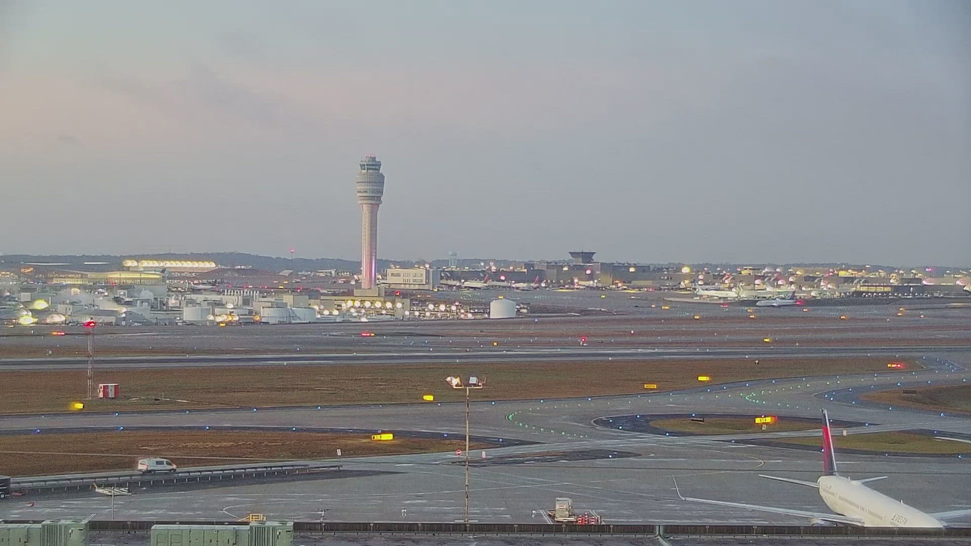 Severe weather disrupts flights at Atlanta airport on Friday night and ...