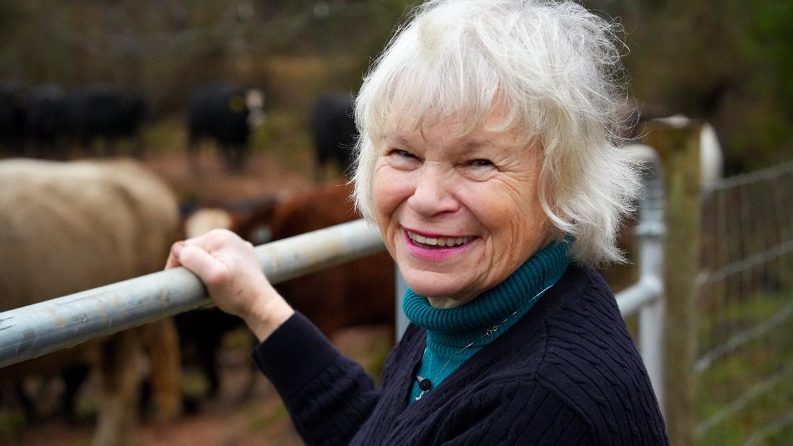 71-year-old gets masters degree after a 40-year pause | 11alive.com