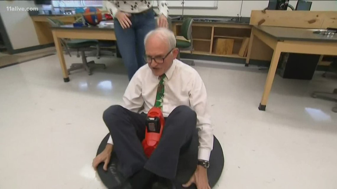 Award-winning Physics professor goes viral for energetic teaching style ...