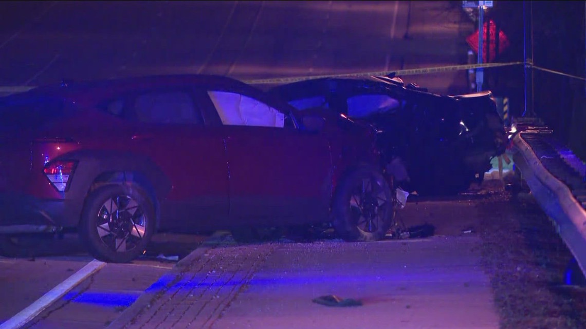 Crash investigation closes lanes on Memorial Drive in Decatur | 11alive.com