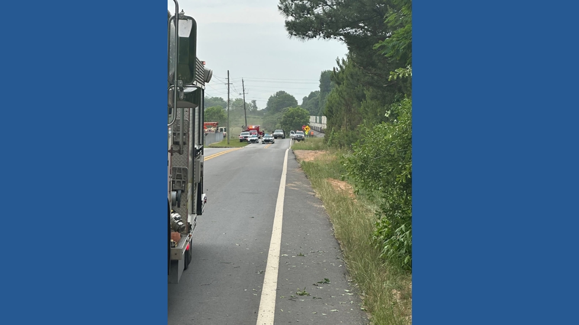 Train derails in Hall County after striking tractor-trailer, deputies ...