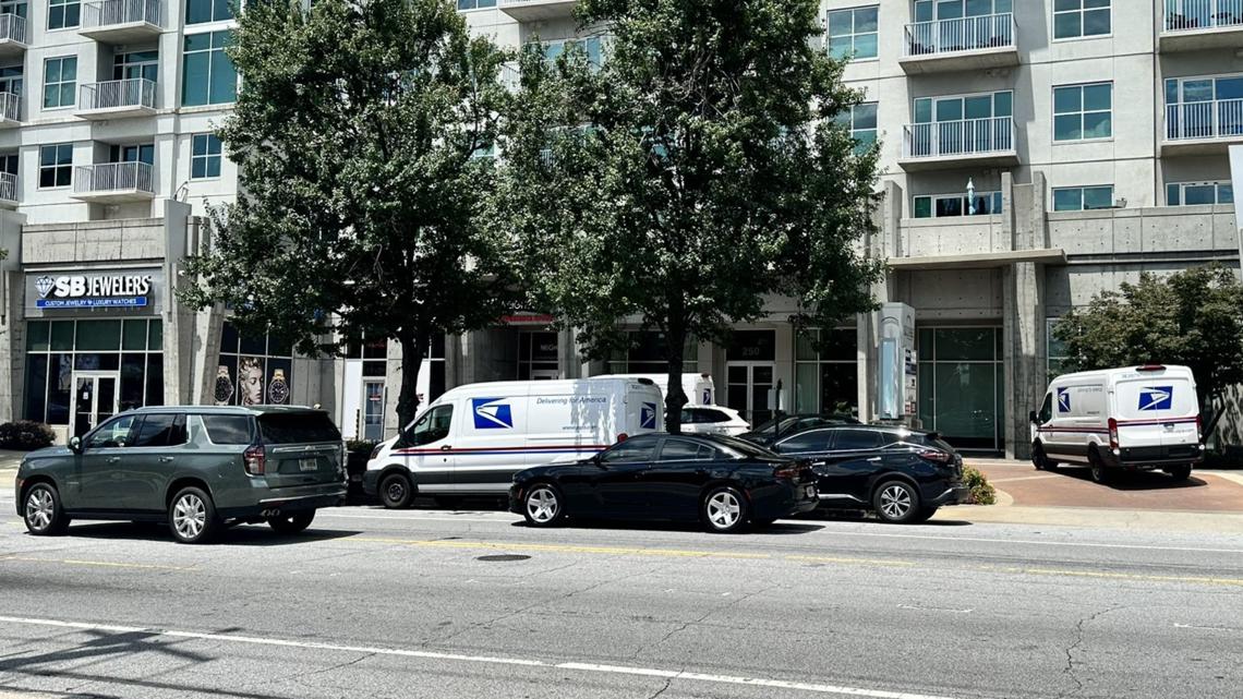 USPS worker robbed in Buckhead Atlanta | 11alive.com