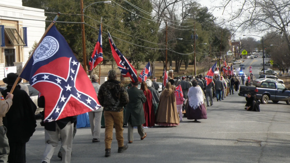 Alpharetta's Old Soldiers Day Parade ended over Confederate flag ...
