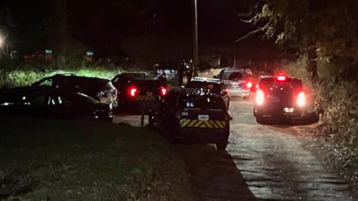Suspect on the loose | Atlanta | Moore Street shooting | 11alive.com