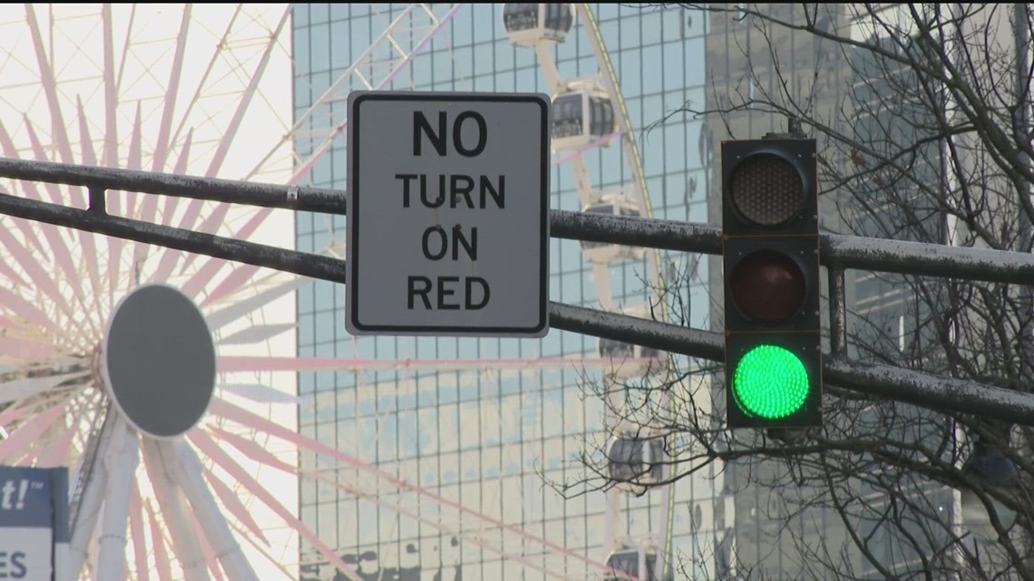 Turning right on red could soon be banned in these Atlanta areas ...